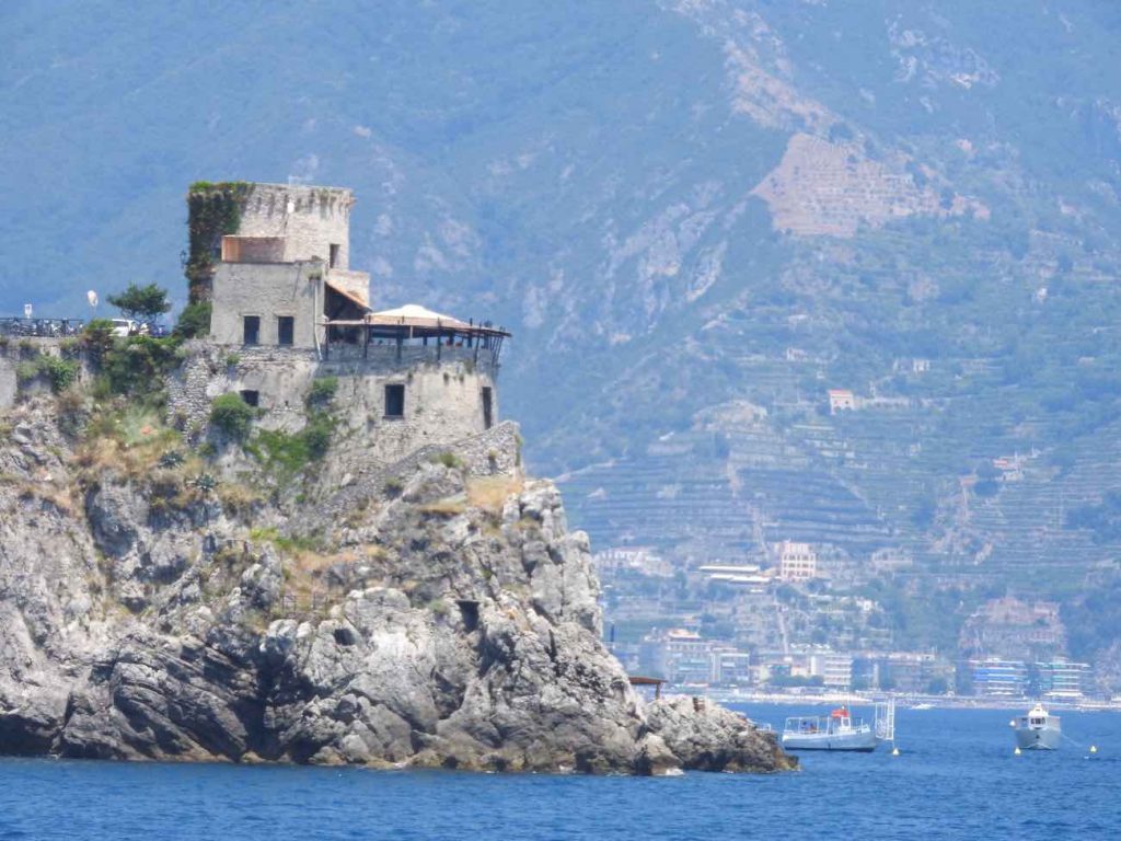 Naples Day Trips: Visit Pompeii & Amalfi Coast Independently