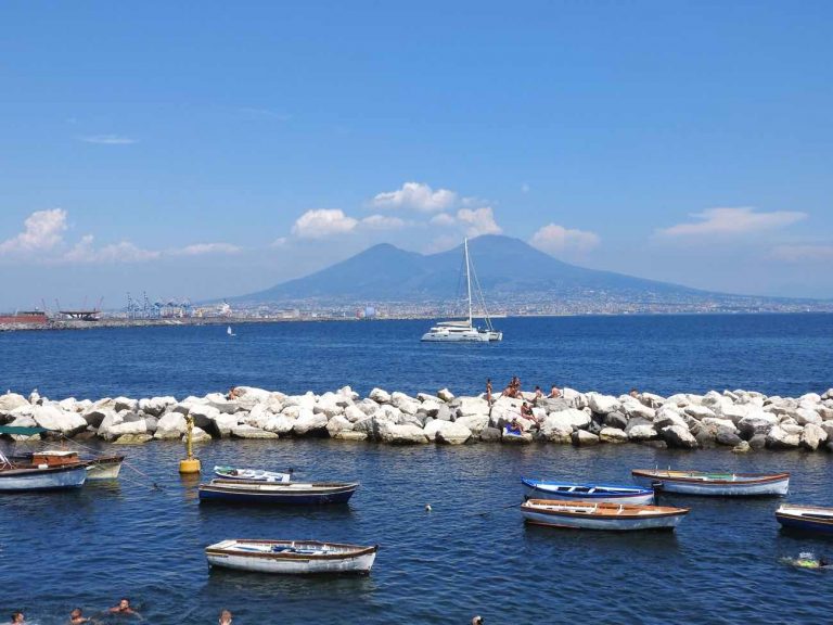 Naples Day Trips: Visit Pompeii & Amalfi Coast Independently
